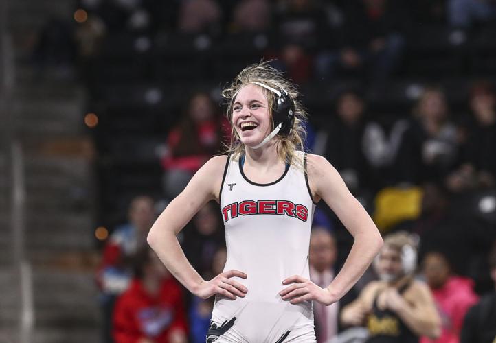 5 storylines on Iowa High School Girls’ Wrestling season.
