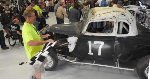 Drivers, fans reunite to remember Tunis Speedway