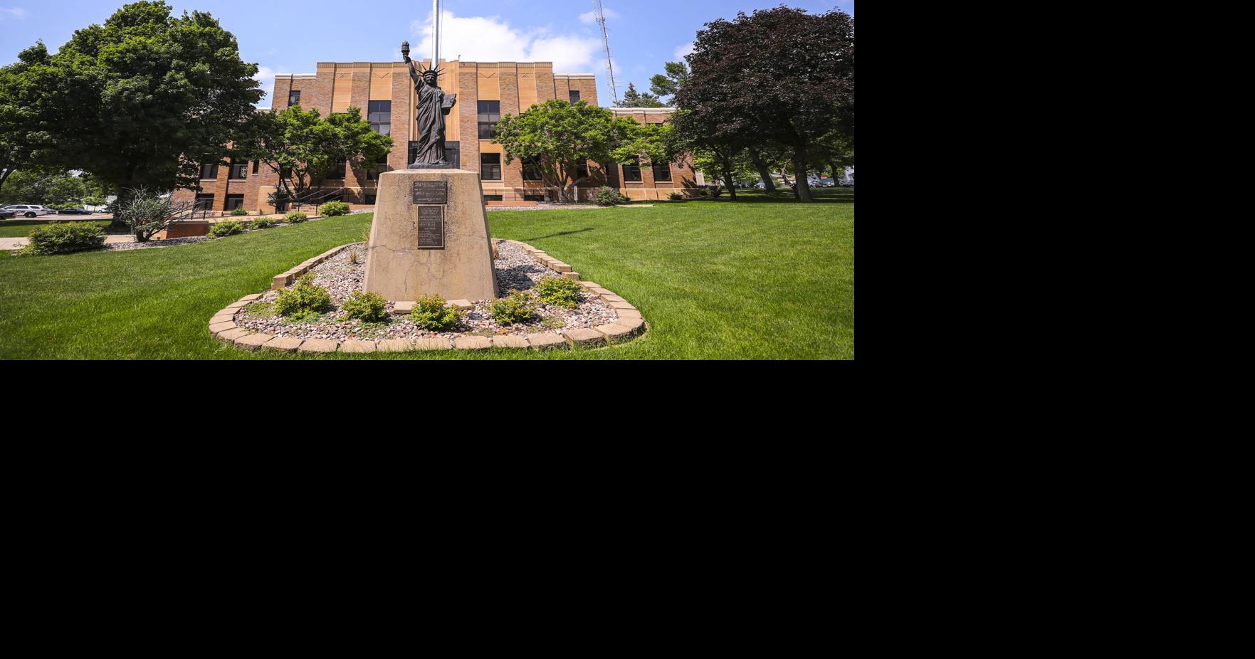 Bremer County Courthouse offices closed for Memorial Day
