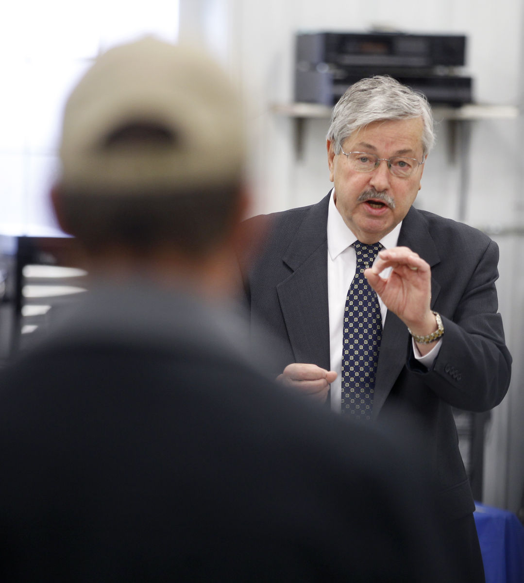 Branstad makes last push for water quality bill | Political News ...