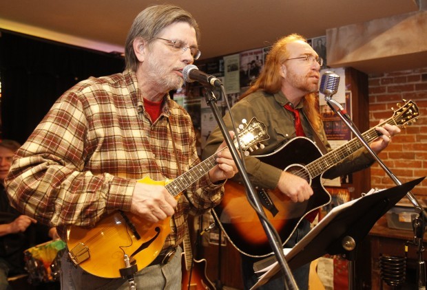 Unplugged: Musicians tune into open mike night