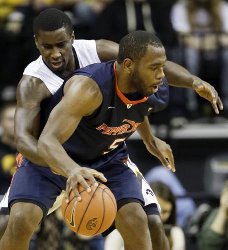 Iowa's Clemmons welcomes Michigan State friends tonight