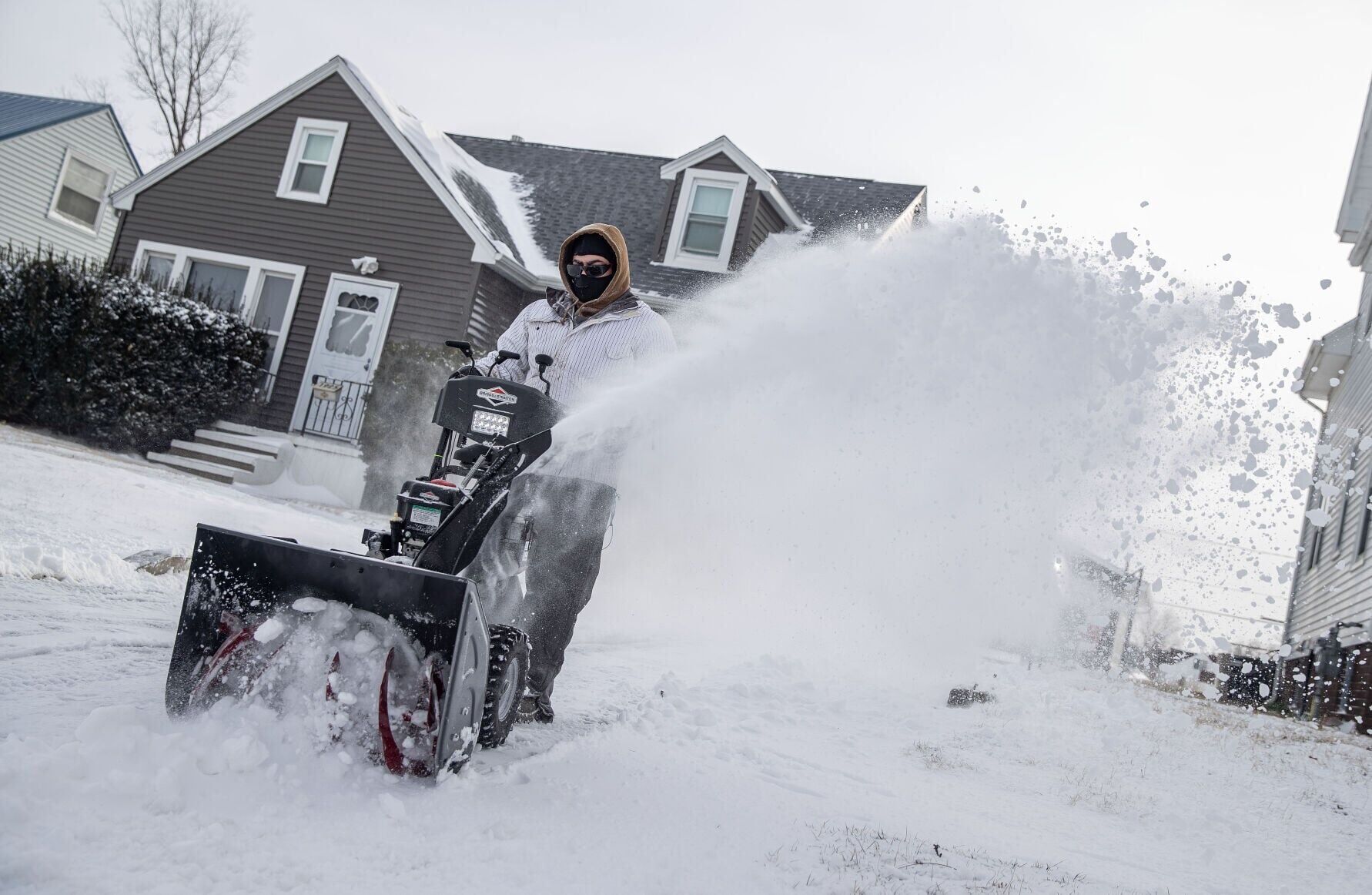 Iowa blizzard’s aftermath: Digging out, interstates open