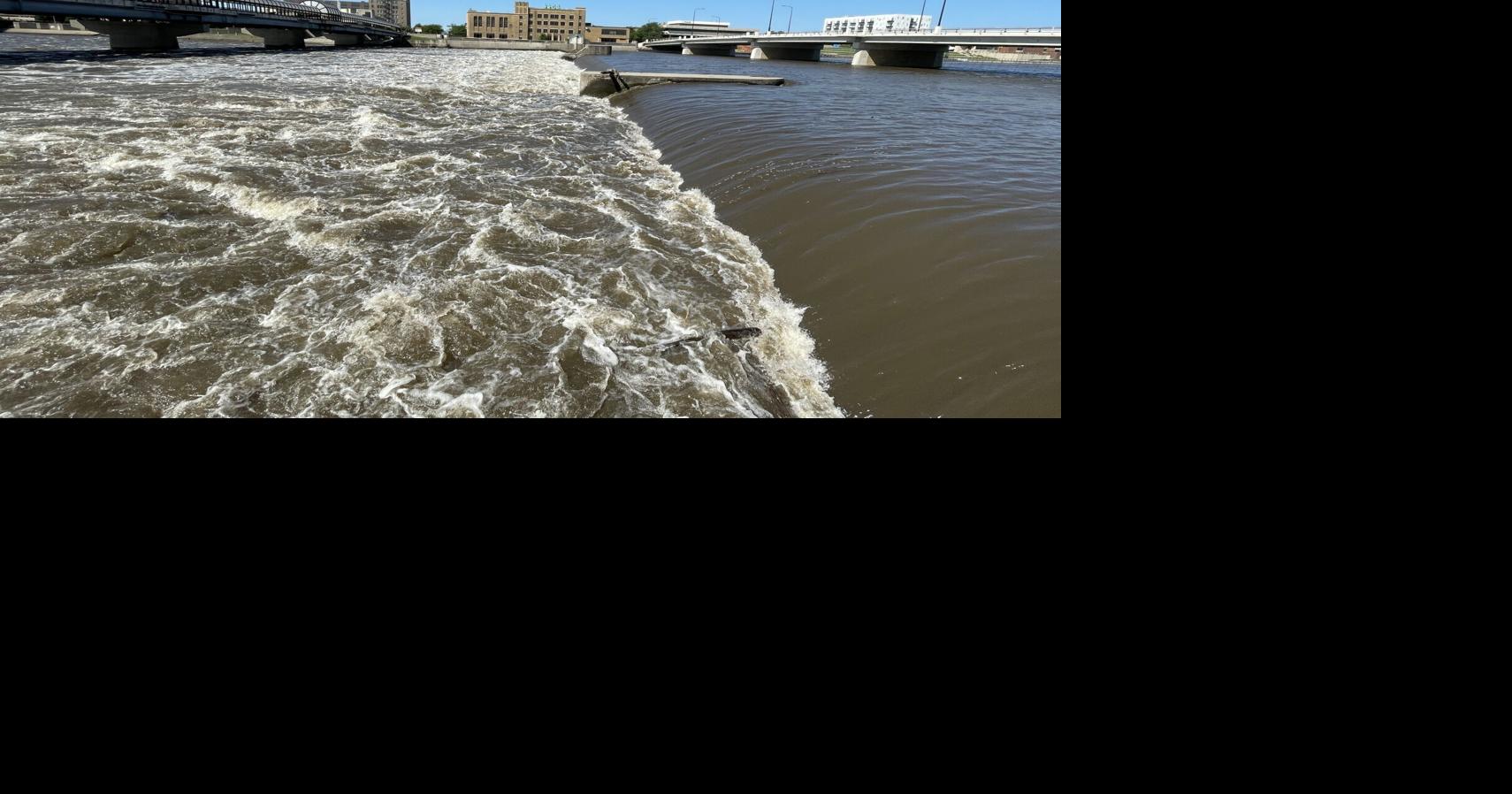 Cedar River cresting today in Cedar Falls, Waterloo