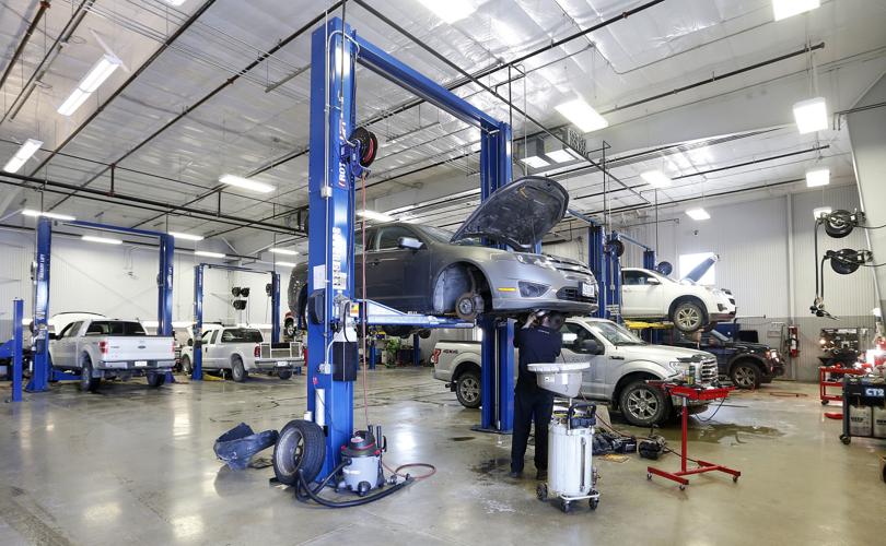 Roling Ford buys Waverly auto dealership
