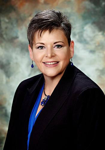 Julie Versluis joins Waverly's Fidelity Bank & Trust as vice president ...