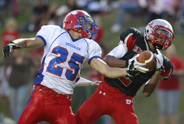 Union rallies past Decorah in second half, 20-17