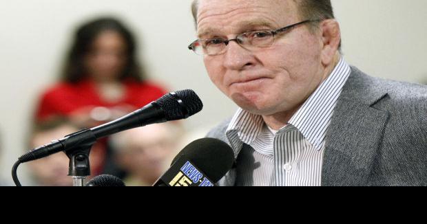 Wrestling legend, Olympian Dan Gable a hometown hero
