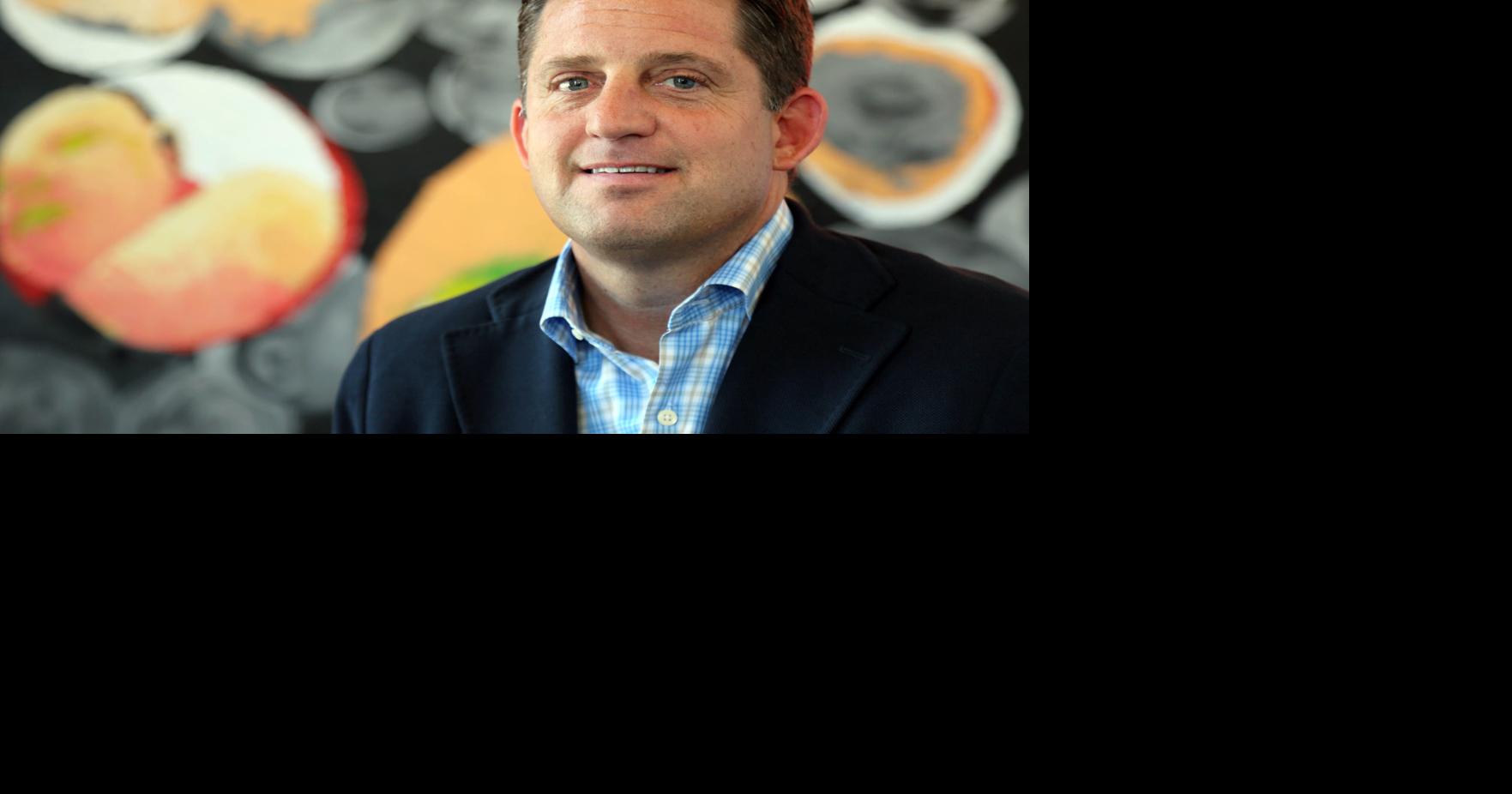 Waterloo native wins business honors