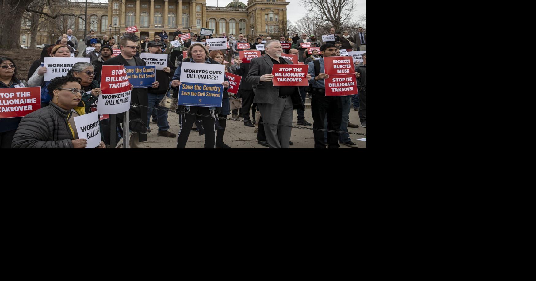 Iowa unions protest federal government upheaval