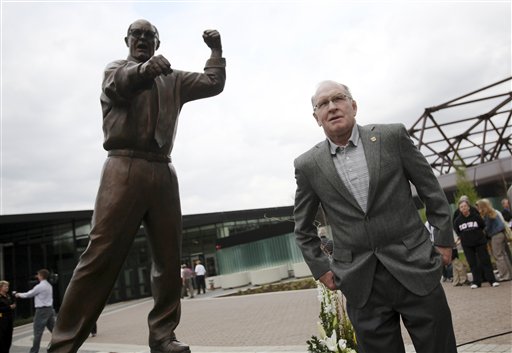 Gable immortalized in bronze statue
