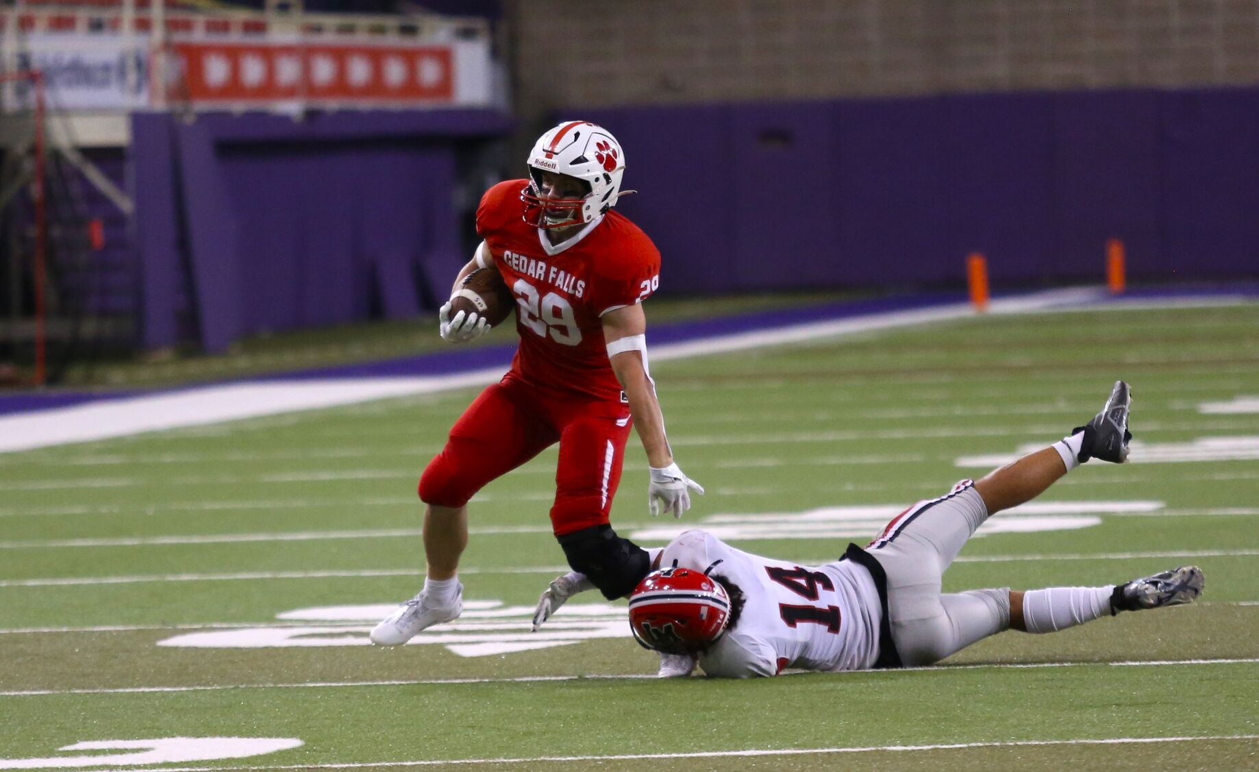 Defensive plays turn the tide in Cedar Falls win