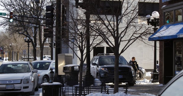 UPDATE: Convicted felon accused in Waterloo bank robbery