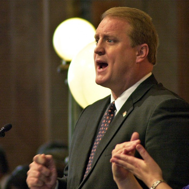 Gov. Chet Culver signs 2 bills to help veterans