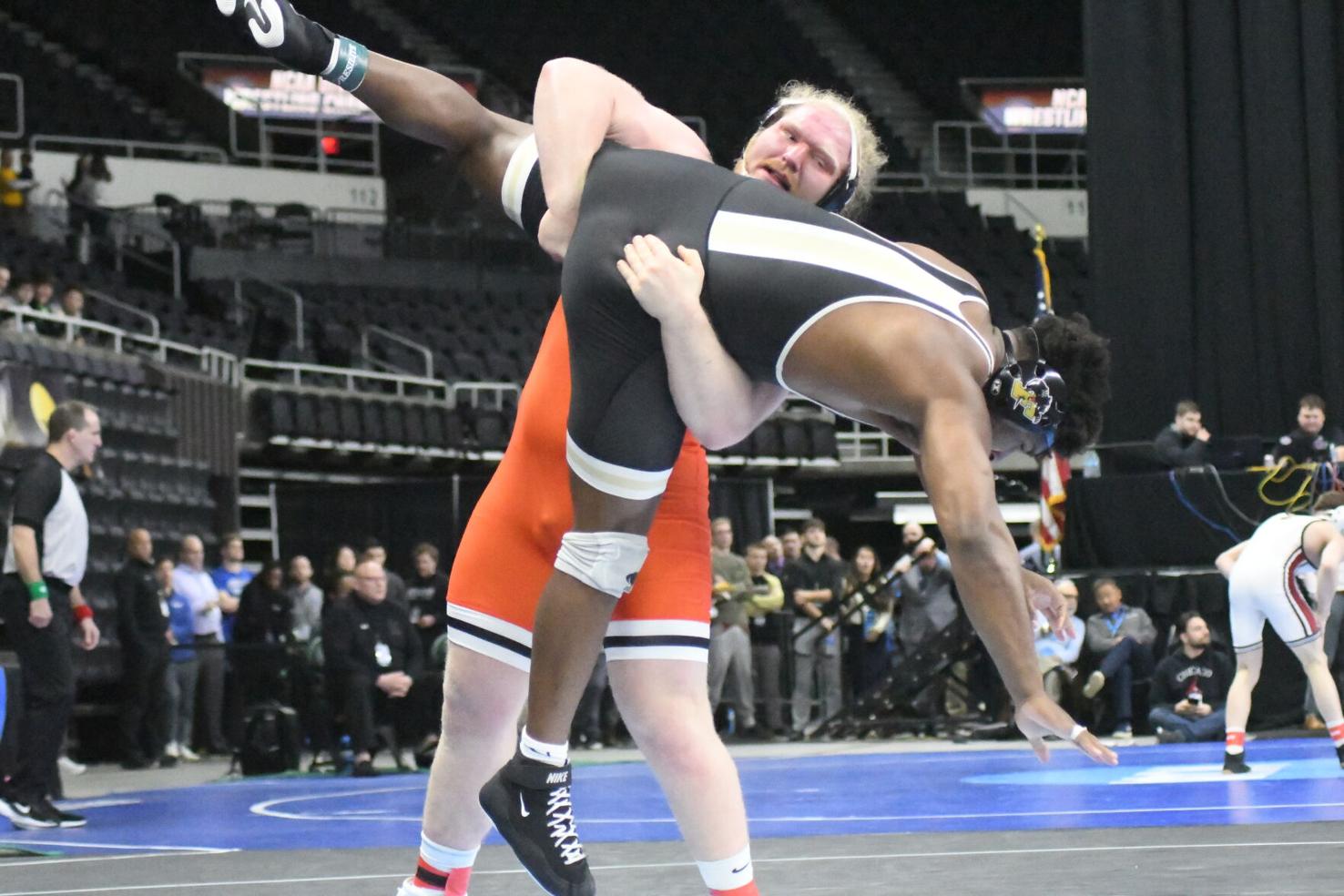 Wartburg's Williamson strives to be best version of himself