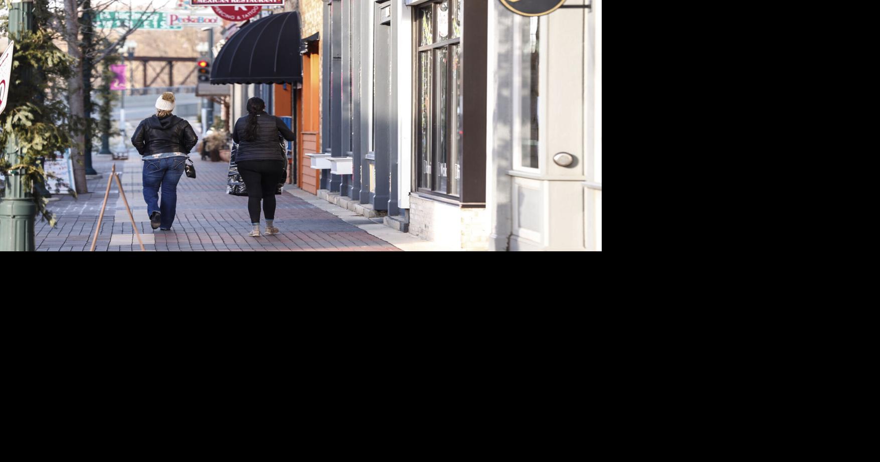 Holiday shopping ramps up in Cedar Valley downtowns