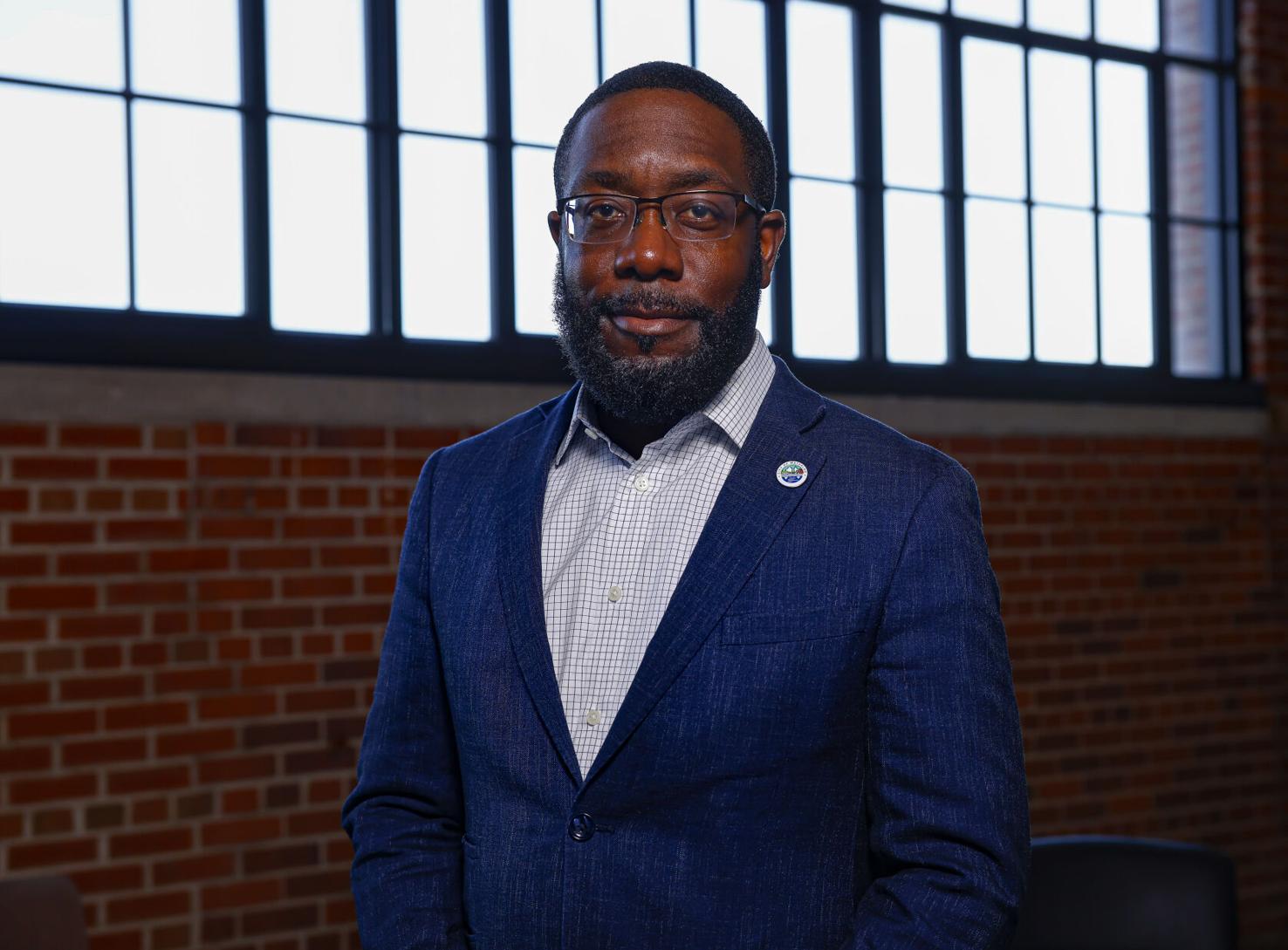 Boesen, Hart compete in Waterloo mayoral runoff race today