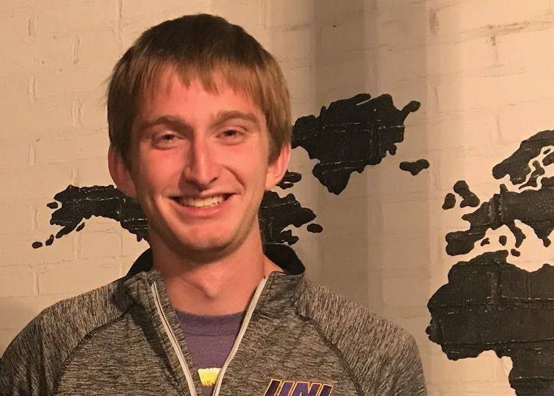 High textbook costs sending college students elsewhere during studies