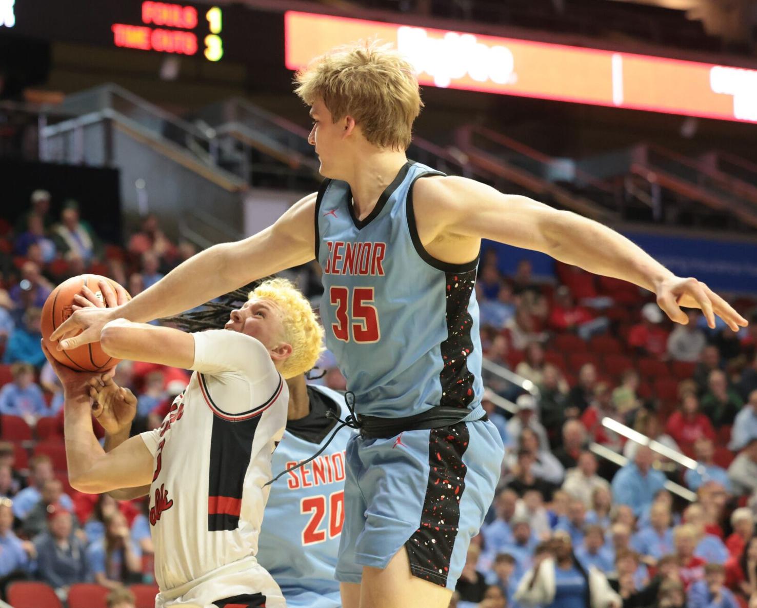 Iowa House honors KWWL anchor Ron Steele for TV news work