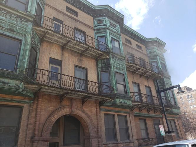 Mason City apartment building destroyed in huge downtown fire