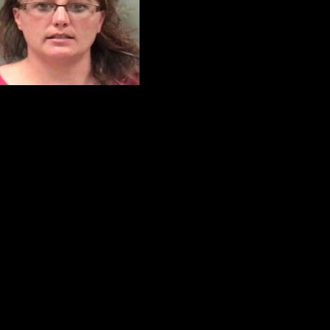 Sumner woman arrested for forgery, theft