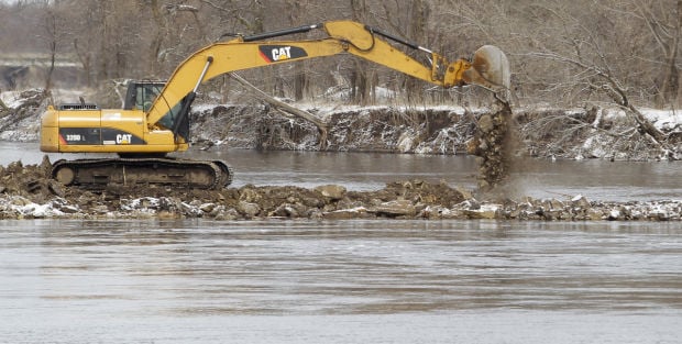 Officials hope wing dam repairs will deepen Cedar River channel