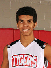 Metro boys' basketball: Cedar Falls dizzies Wahlert