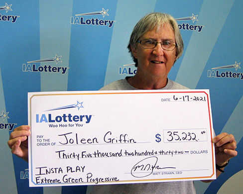 Waterloo woman wins $35,000 lottery prize