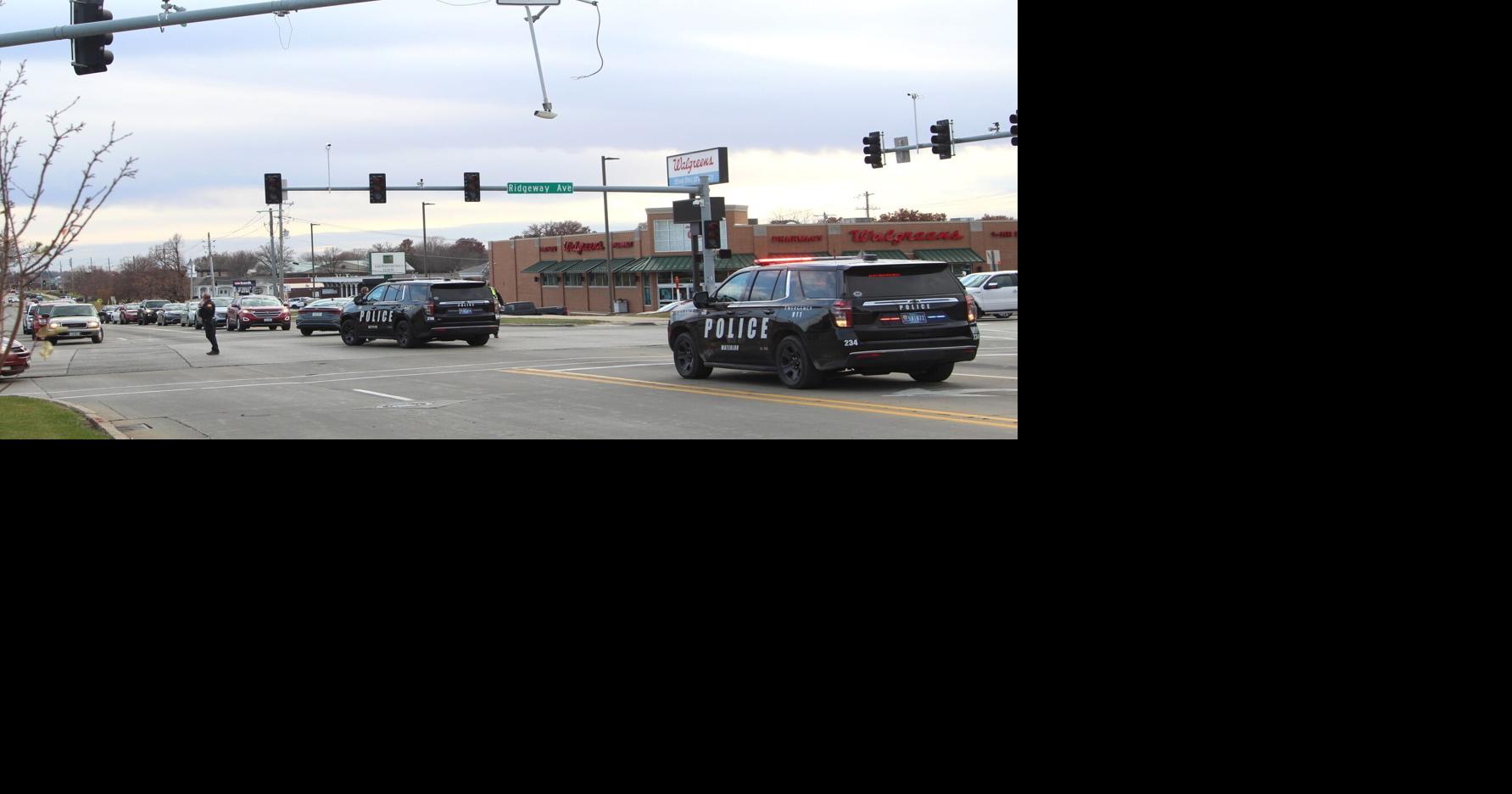 Stoplight accident snarls Waterloo traffic Monday afternoon