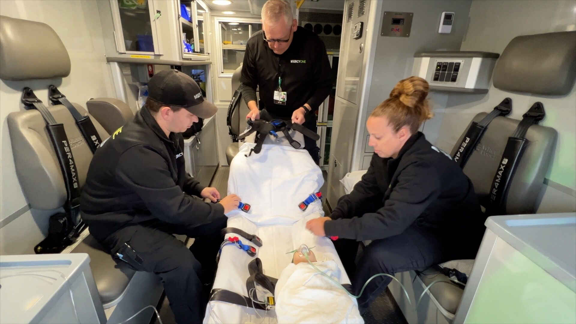 MercyOne maternal transport team's 1st cargo is Waterloo mom