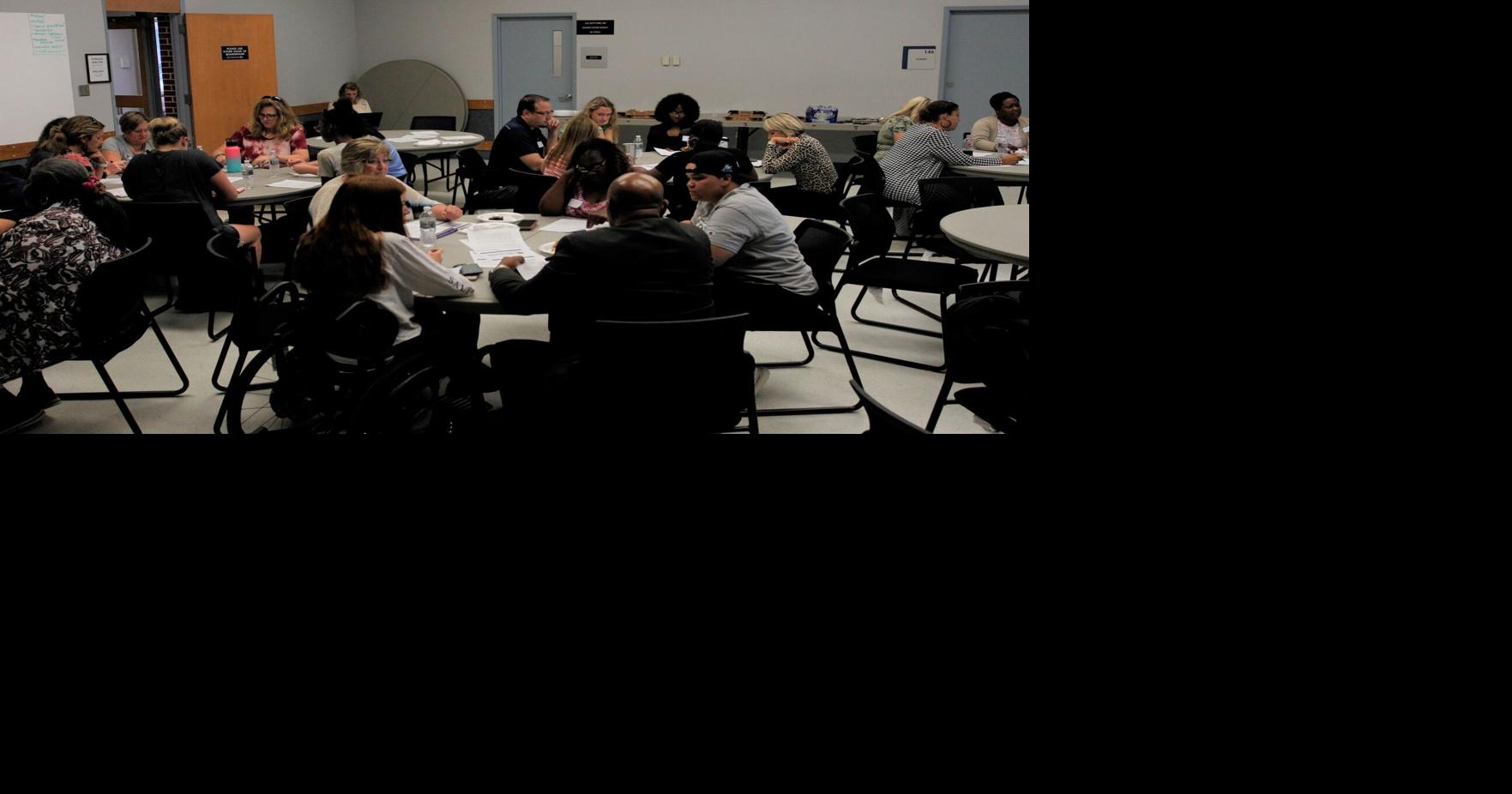 Committee seeks change for Waterloo dress code