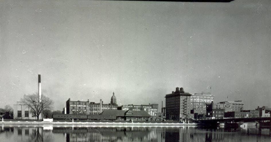 Waterloo public works begin disposal of real Christmas trees