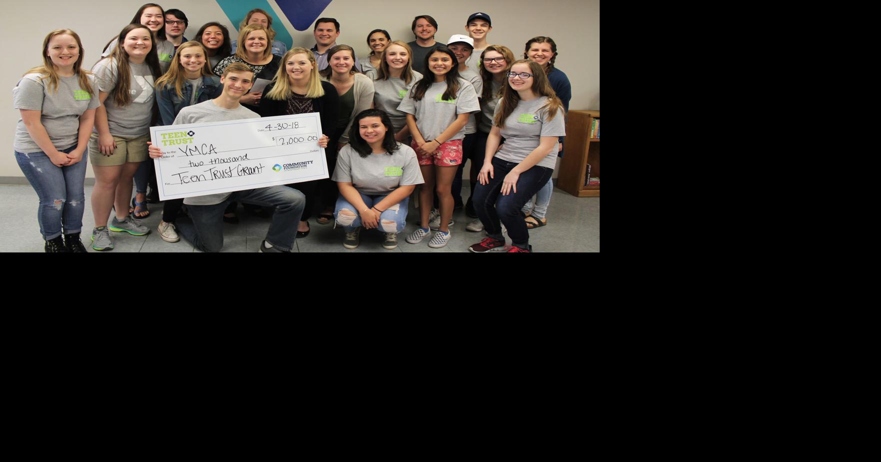 Teen Trust Delivers 11 195 In Grants To Black Hawk County Nonprofits