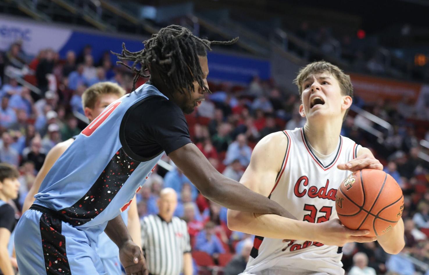Iowa House honors KWWL anchor Ron Steele for TV news work