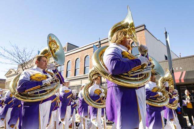 Streets flooded with purple and gold for UNI homecoming