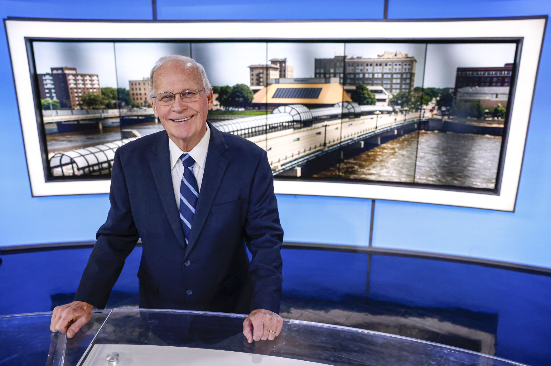 Ron Steele signs off from KWWL after nearly 51 years
