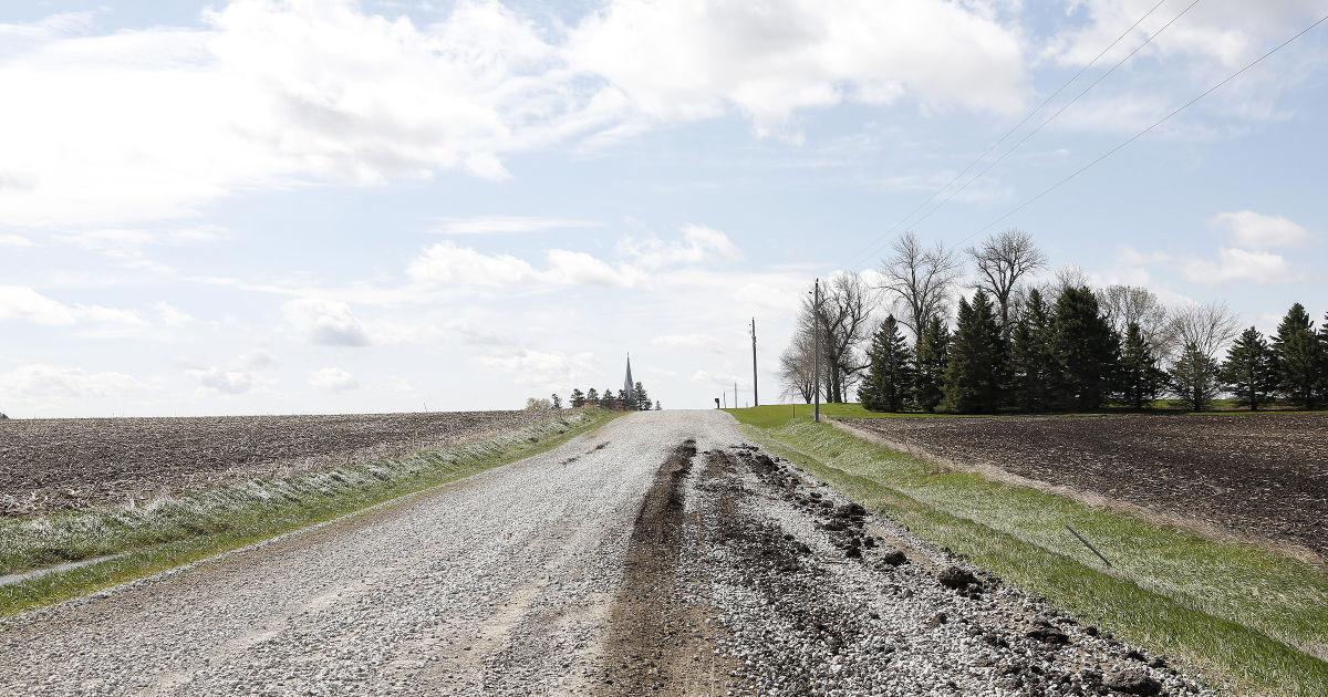 Dust control applications open for Black Hawk County