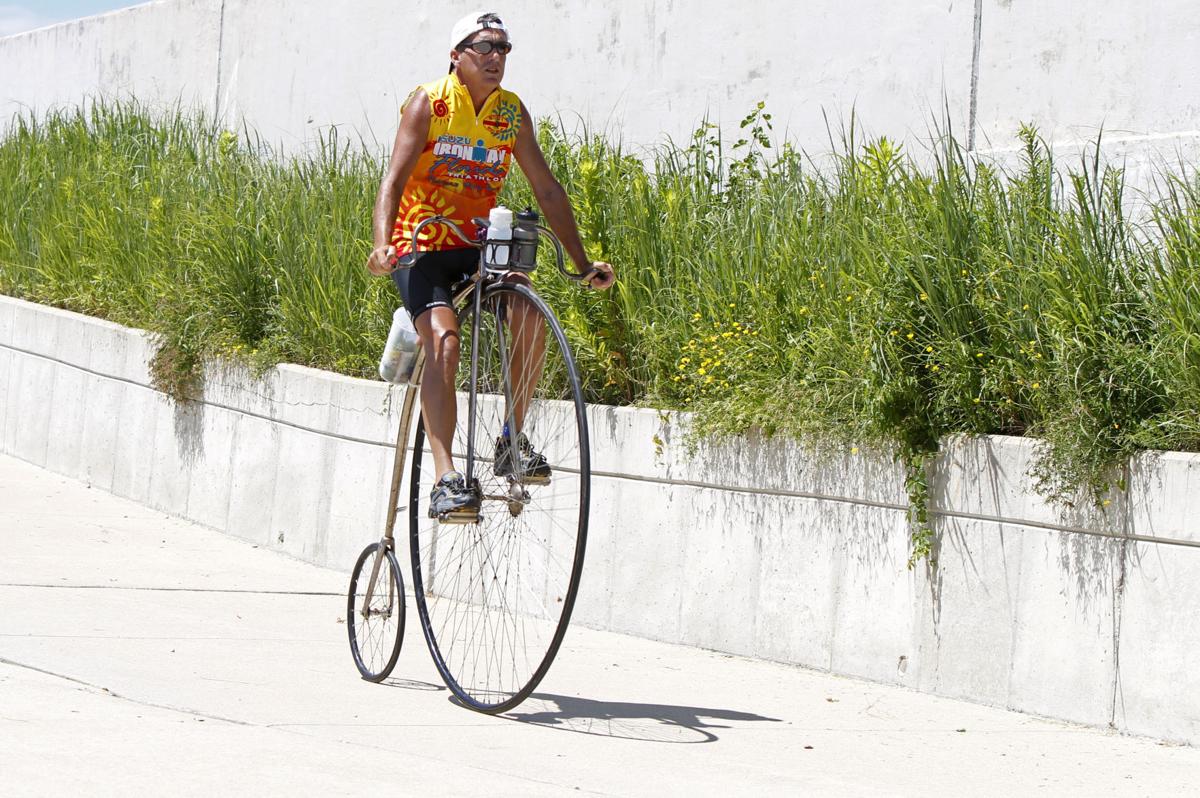 High wheeler passes through Waterloo | Local News | wcfcourier.com