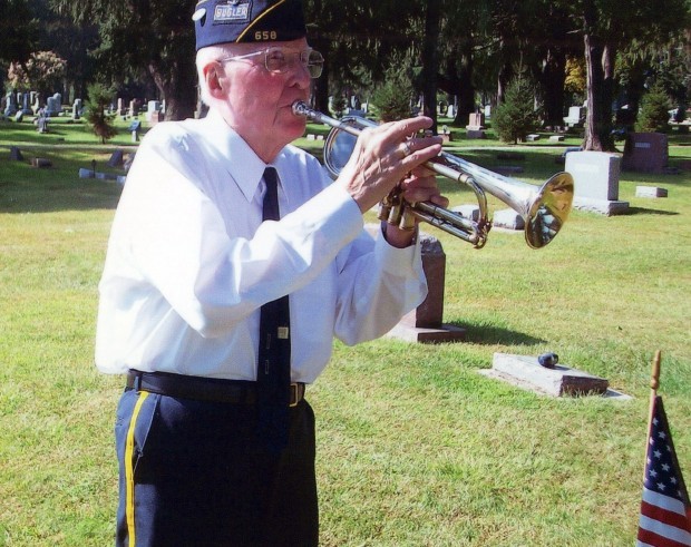 WWII veteran still blows taps for old soldiers