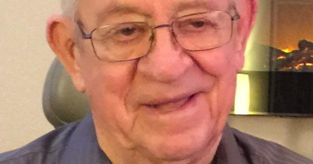 Robert “Chuck” Charles Willett