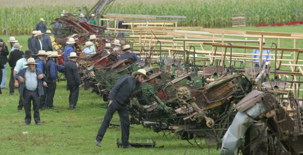 Amish collector sells vintage machines to highest bidders