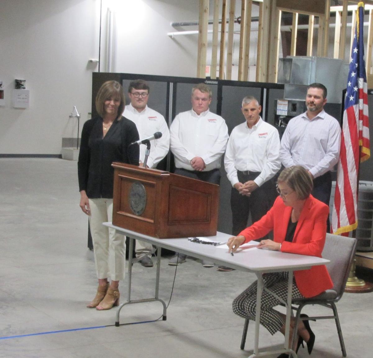 COVID lawsuit immunity strikes ‘balance,’ Reynolds says