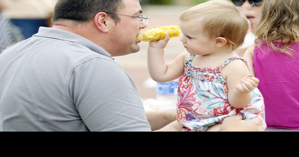 Iowa Sweet Corn Festival attracts crowd for produce, art, music