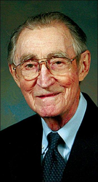 Longtime KWWL newsman Grant Price dies