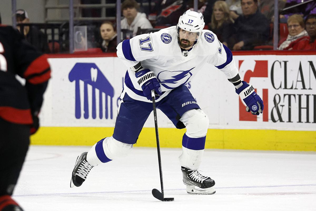 New Anaheim Ducks forward Alex Killorn out 4-6 weeks