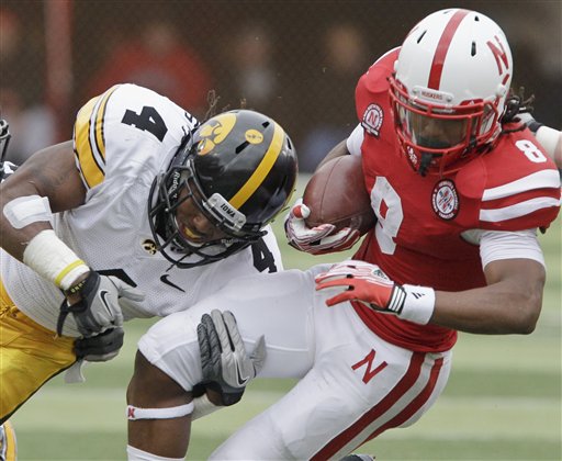 Ex-Hawkeye Bernstine suffers knee injury