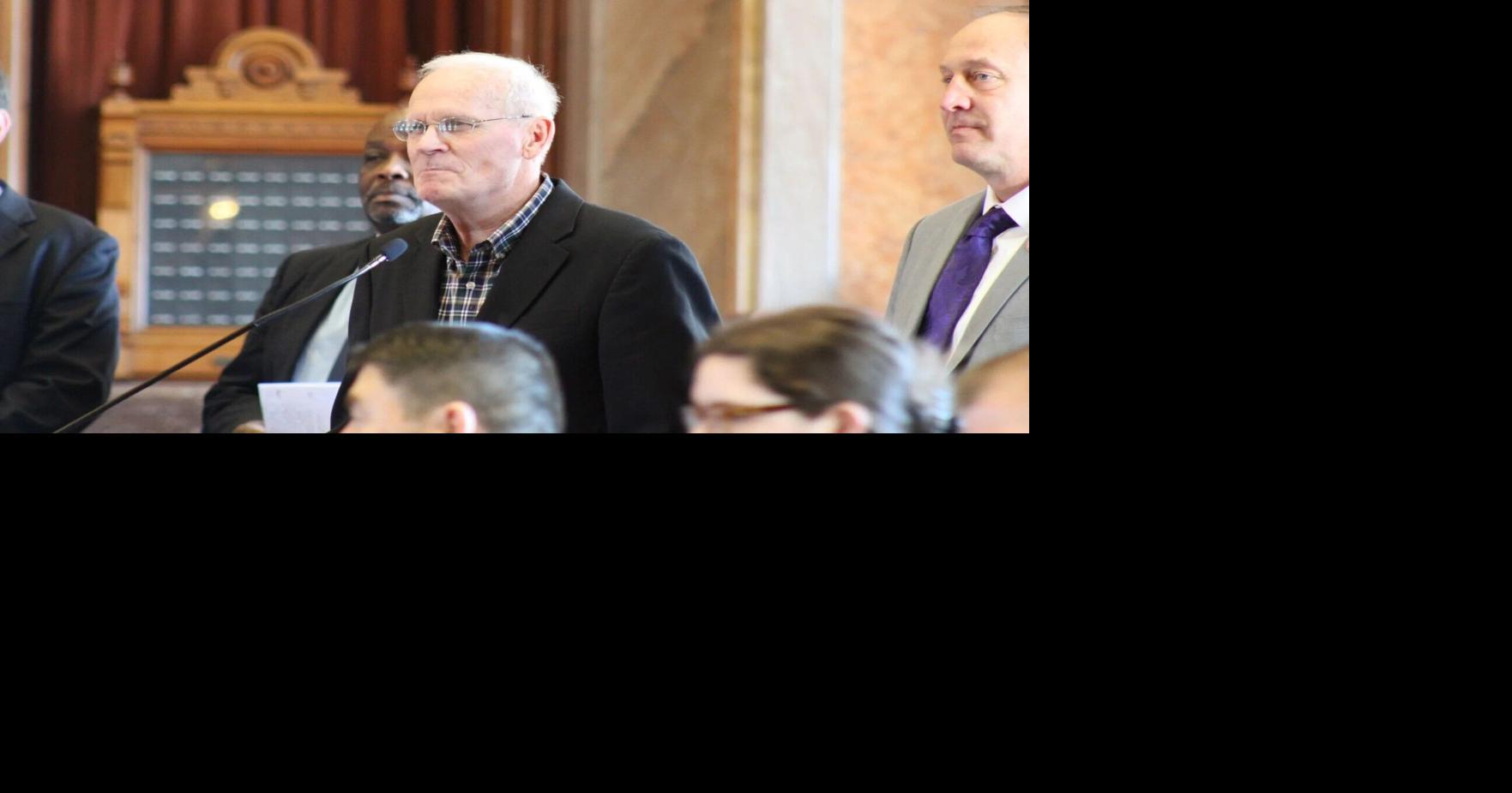 Iowa House honors KWWL anchor Ron Steele for TV news work