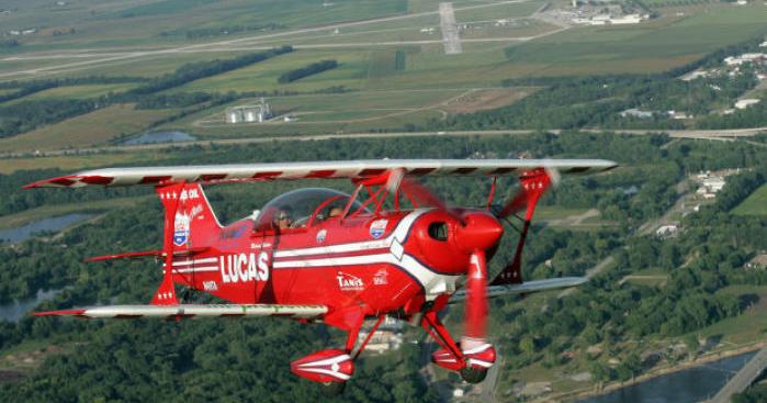 Pilot Mike Wiskus using his airplane to encourage kids