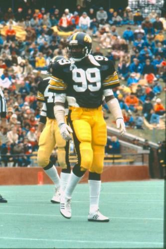 College football: Iowa's Tippett, Stoops headed to Hall of Fame