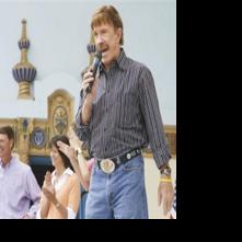 Chuck Norris stumps for Vander Plaats in Iowa